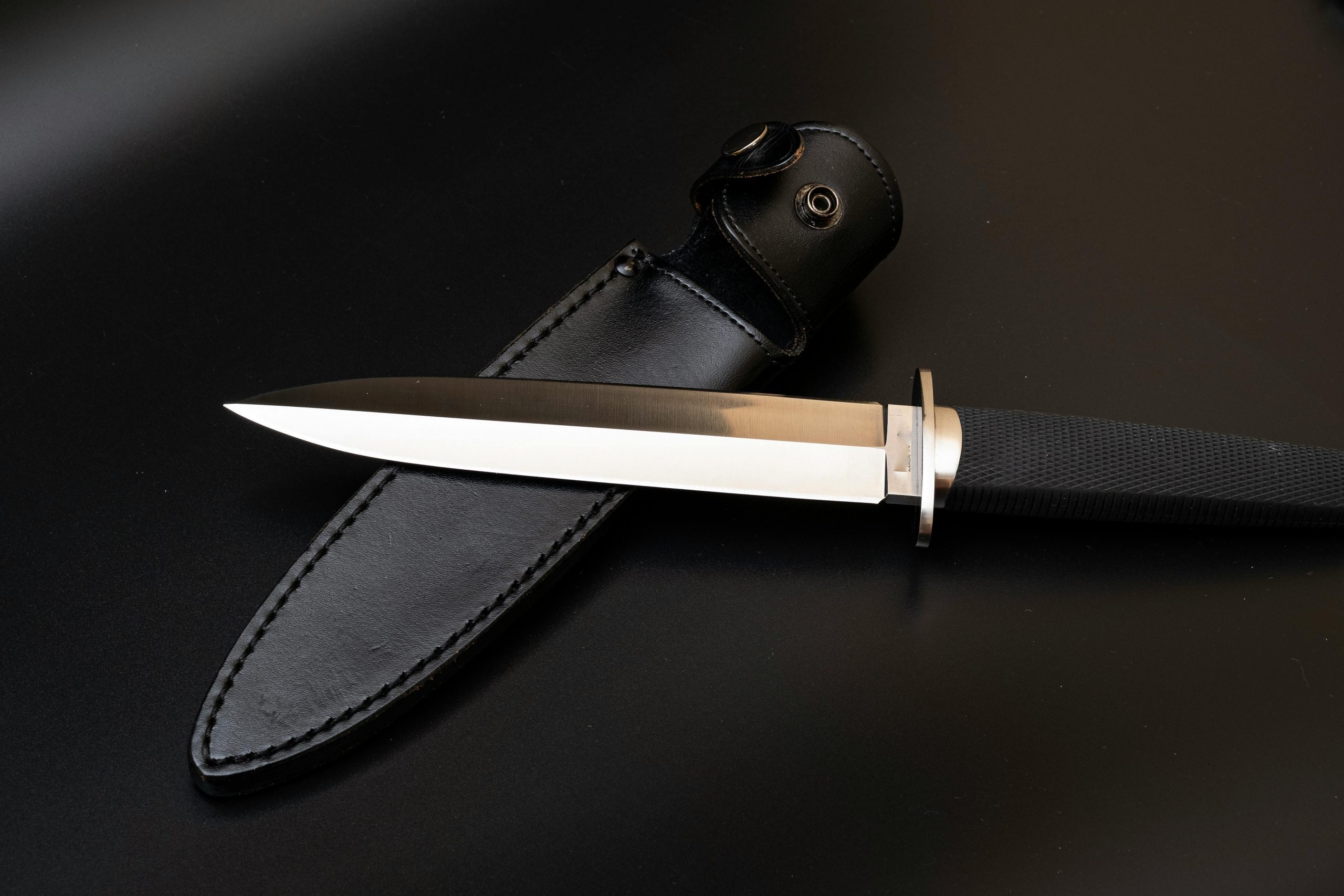 § 21310 PC – Carrying a Concealed Dirk or Dagger
